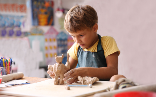 5 Best Exercises in Art Therapy for Autism Support